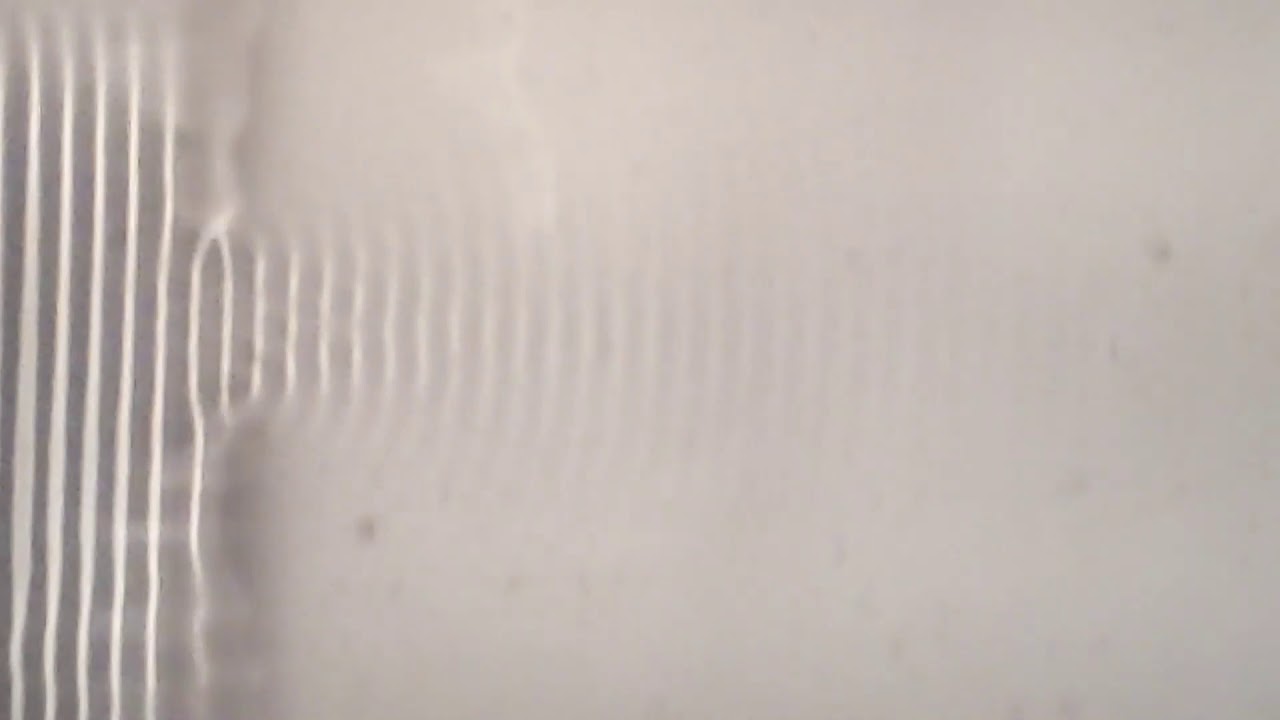 Diffraction Through Wide Gap - Ripple Tank - YouTube