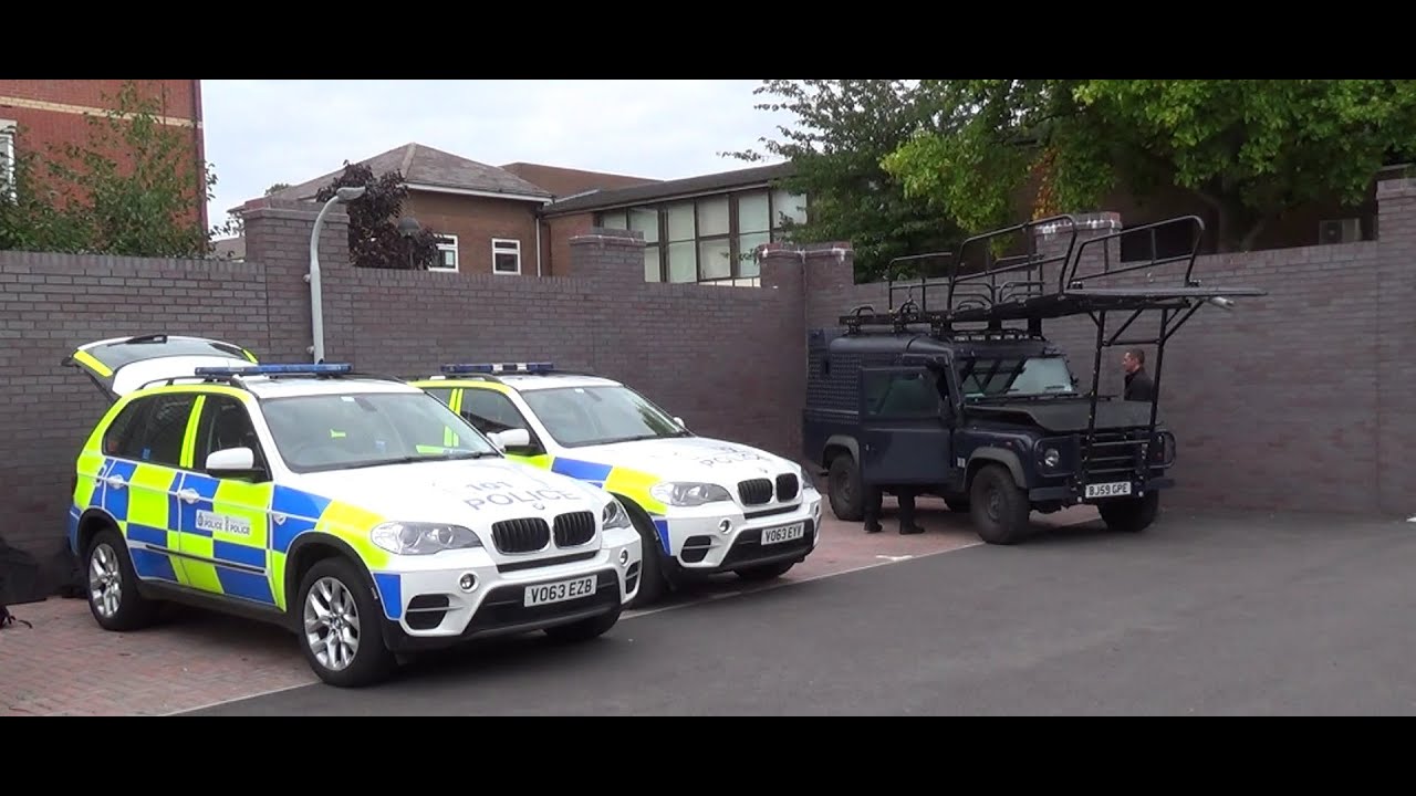West Mercia Police | Armoured Vehicle | Landrover Defender | On display ...