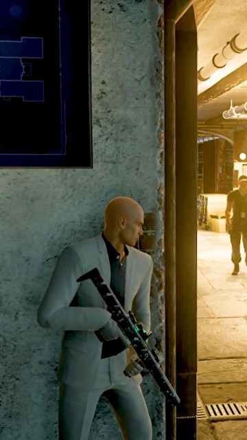 WHITE SUIT Stealth SMG Elimination HITMAN 3 #shorts #hitman3 #hitman # ...