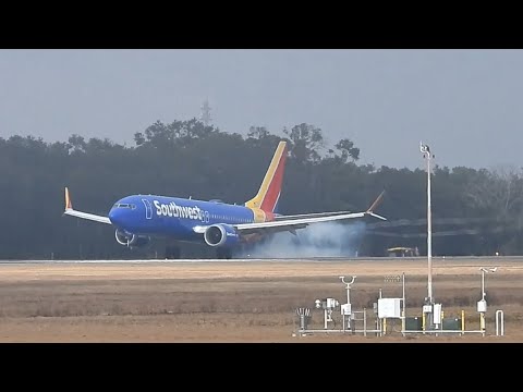 Southwest Boeing 737 Pensacola Touchdown - YouTube