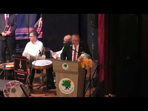 Koro Şefimiz : Ali Haydar GÜL Hocamıza Çiçek Takdimi  .