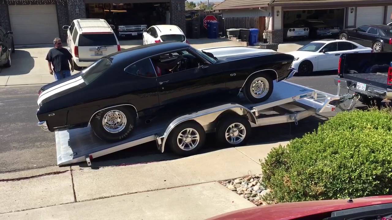 69 Chevelle onto Trailer - YouTube