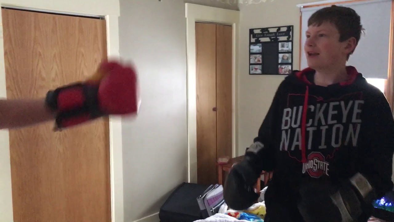 DA Boxing: Levi vs Matt Round 1 - YouTube