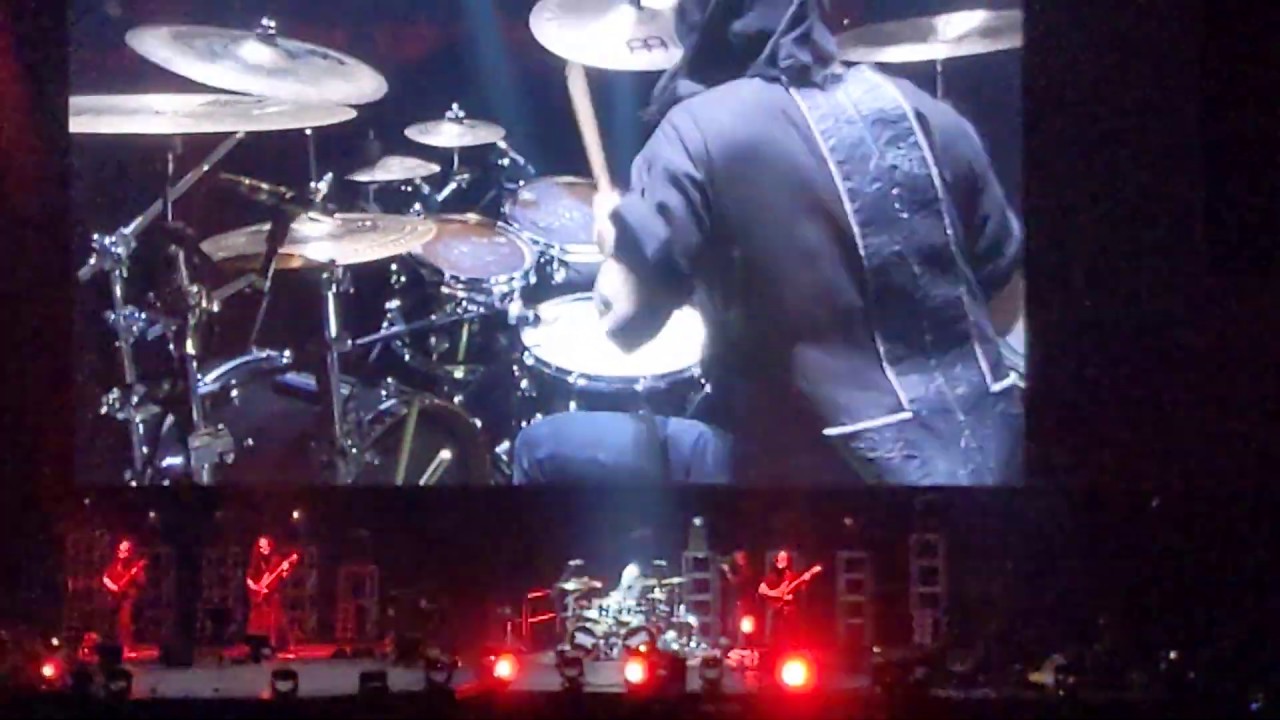 Babymetal - Kami U.S. tour band solos - live at the Forum - YouTube