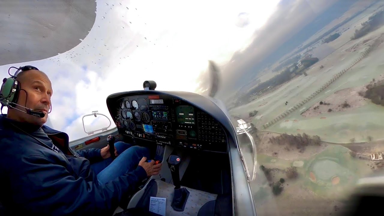 How To Fly A Plane 🛫😊 - YouTube