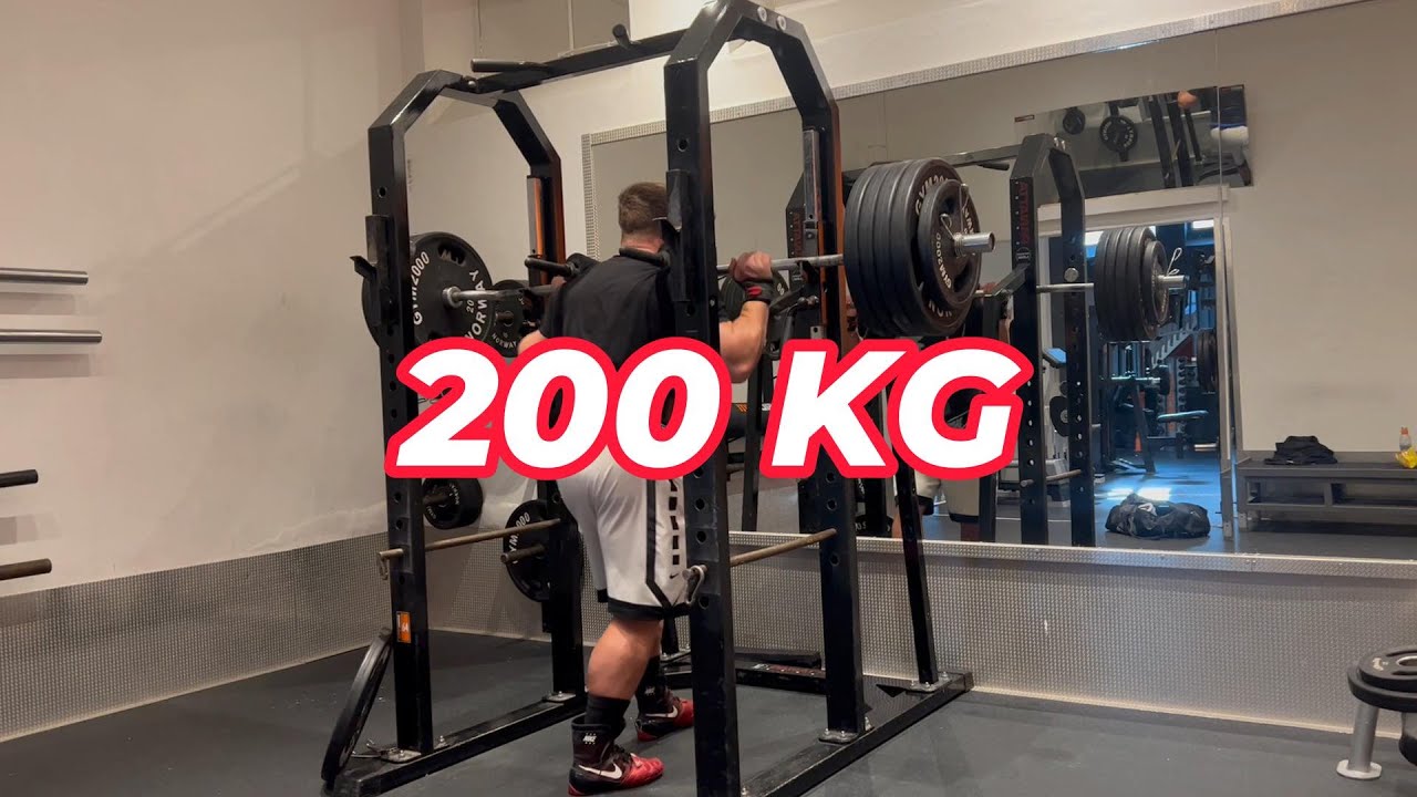 PASSING OUT IN THE SQUAT RACK - YouTube