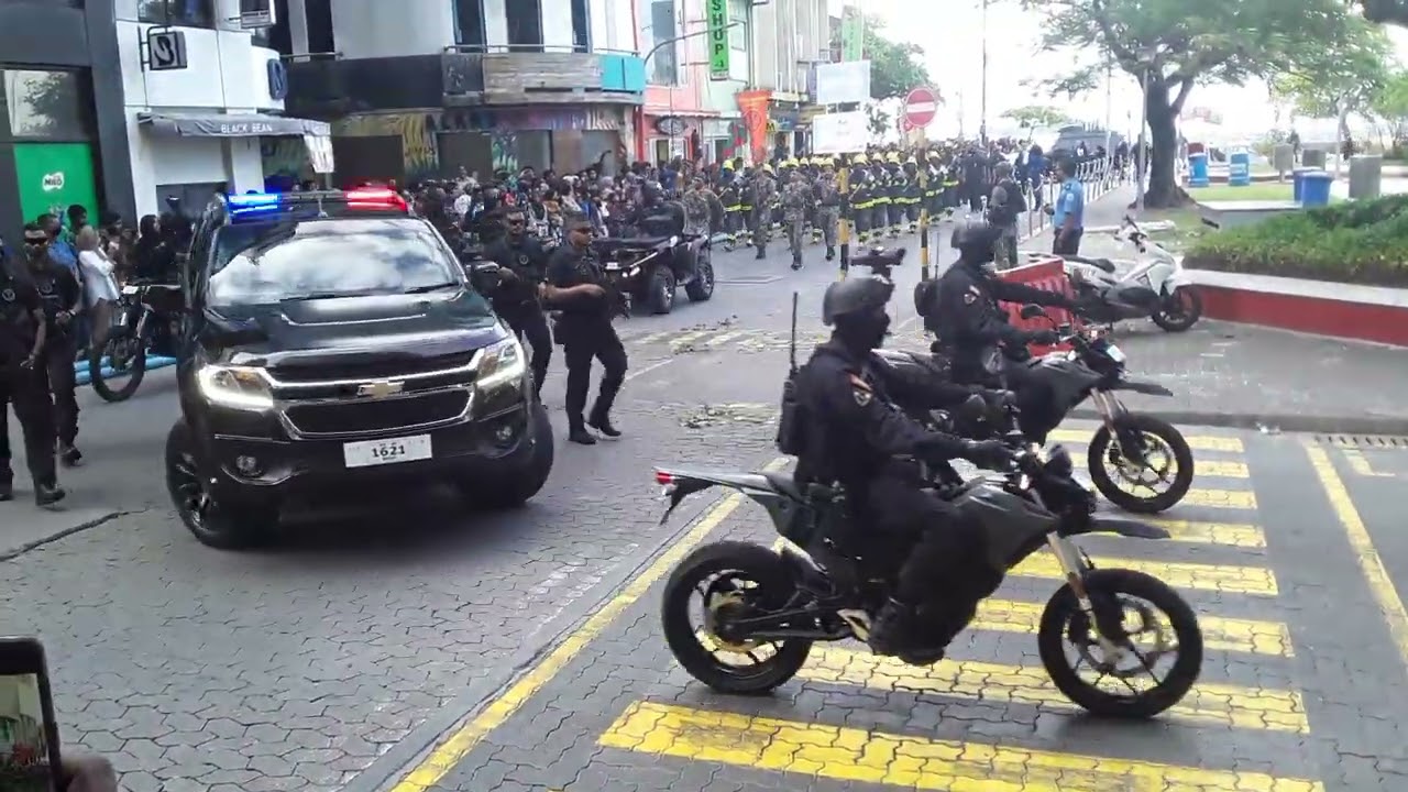 MNDF Parade - Independence day Maldives (1) - YouTube