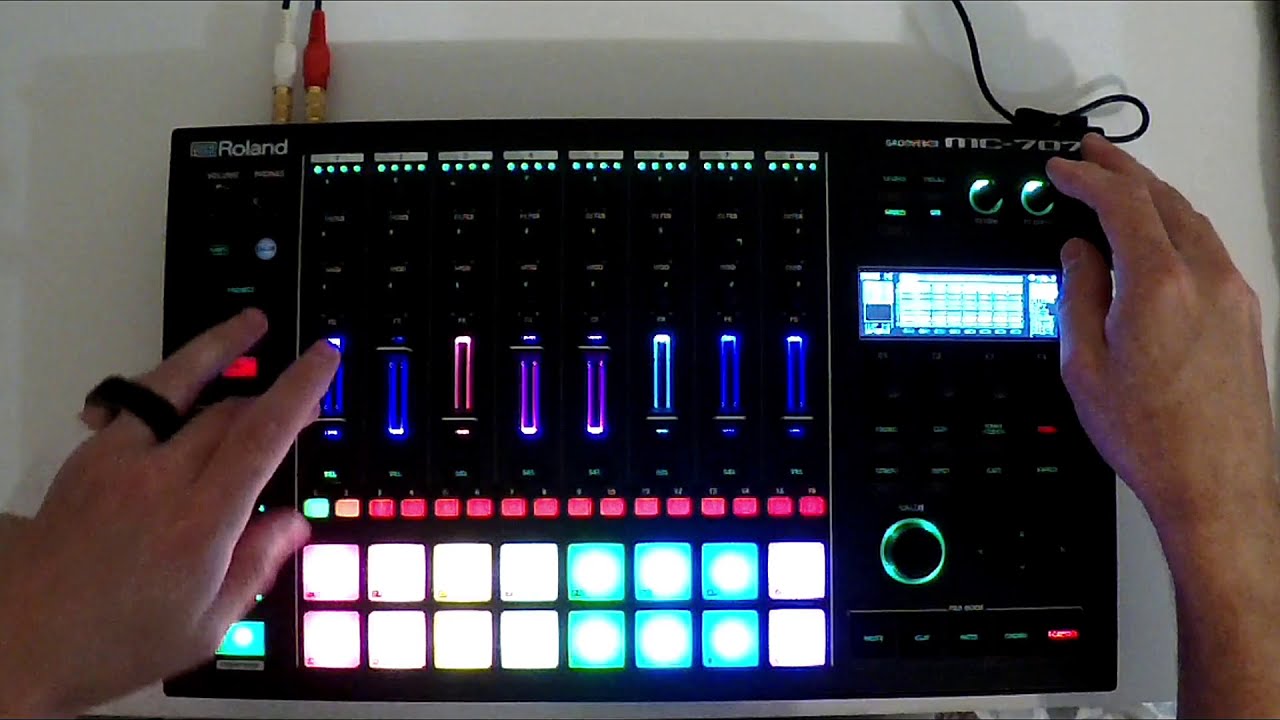 Roland MC-707 GROOVEBOX. Live Mix 1 (EDM) - YouTube