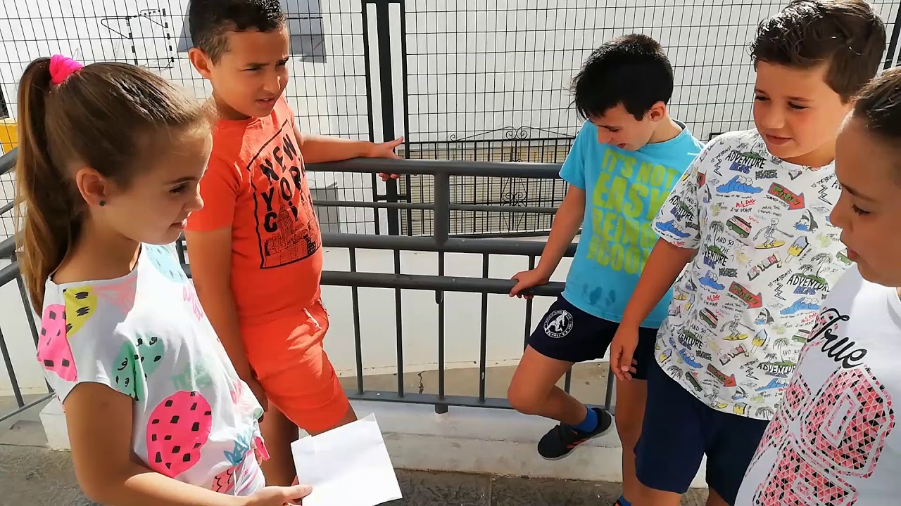 Detective en chanclas - YouTube
