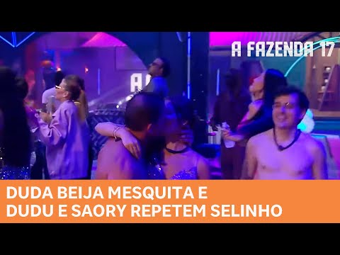 A FAZENDA 17: Duda beija Mesquita e Dudu e Saory repetem selinho durante festa