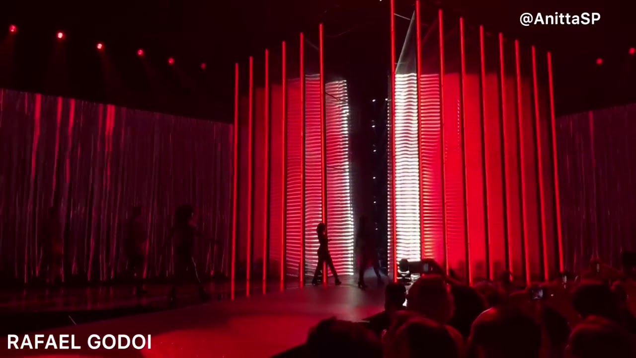 Anitta - Performance MTV MIAW 2018 (COMPLETO) - YouTube