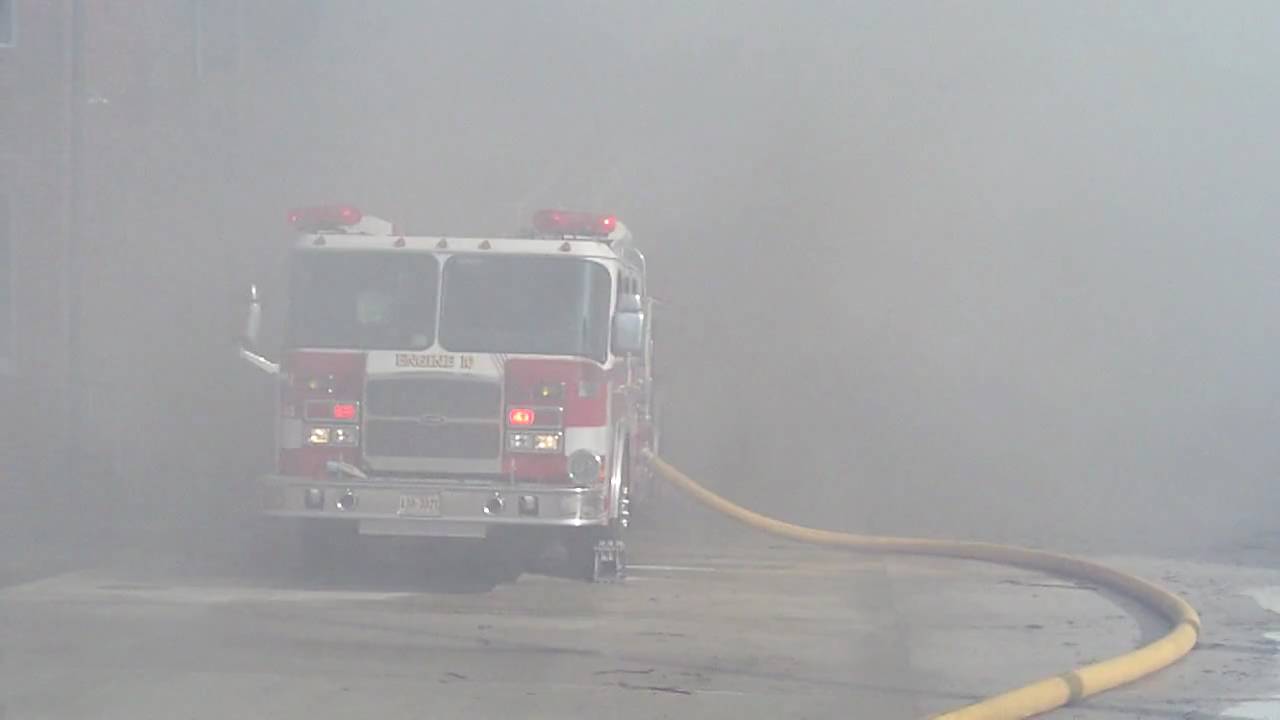 Norfolk Fire Rescue Engine 10 - YouTube