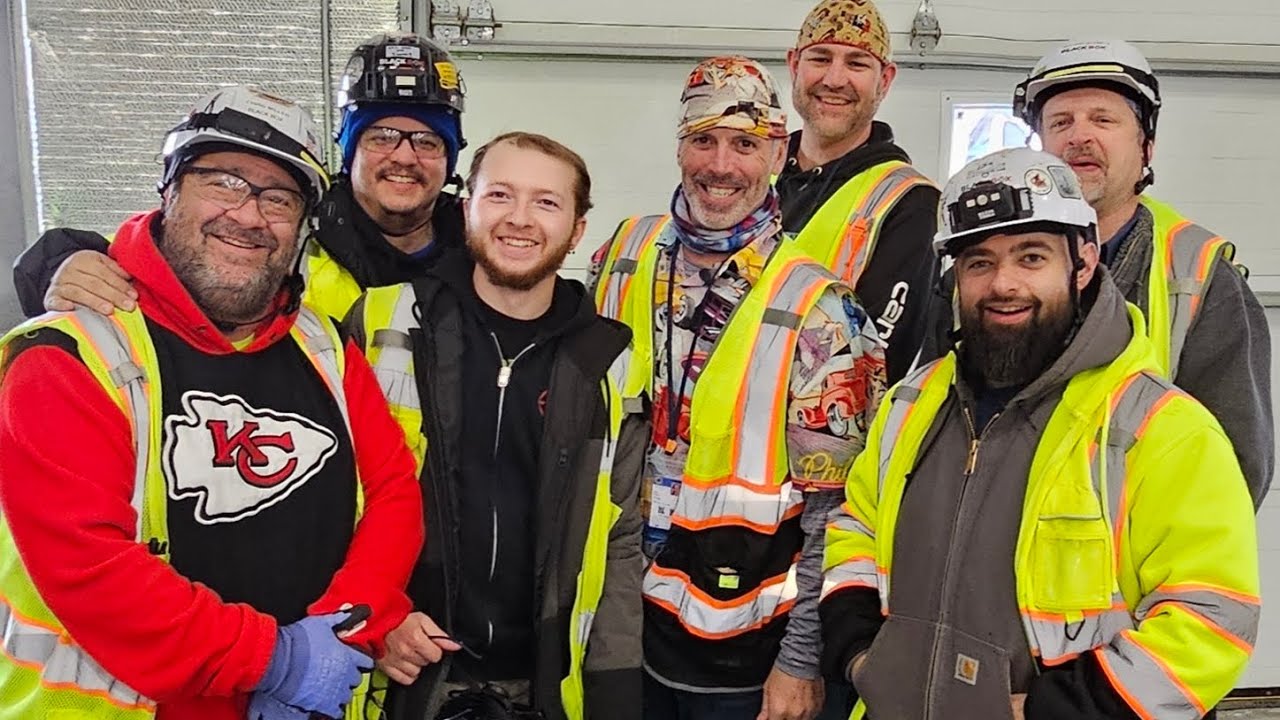 Traveling union IBEW electrician must haves. - YouTube