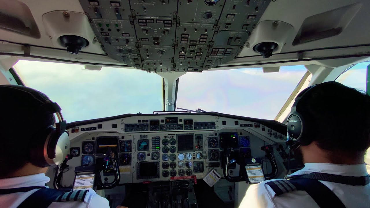 Saab 340 full approach at TNT MHTG T Tegucigalpa - YouTube