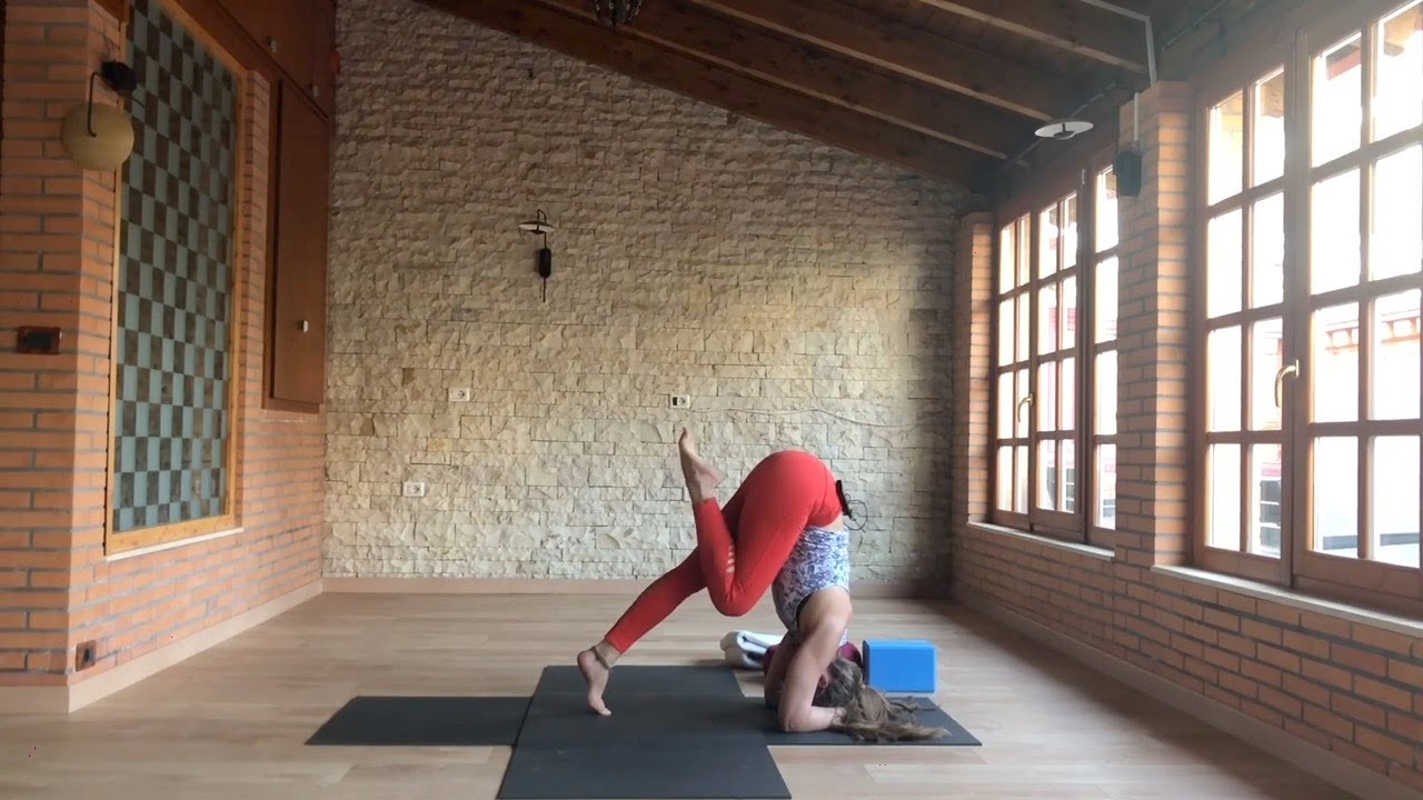 How to do a headstand | preparation & step by step instructions to finally move away from the ...