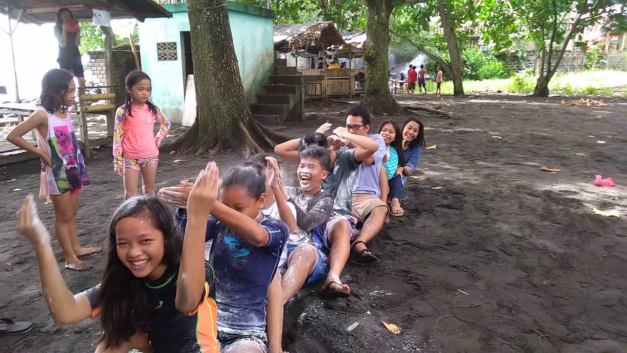 Davao Strikers Football Club ( flour relay games) - YouTube