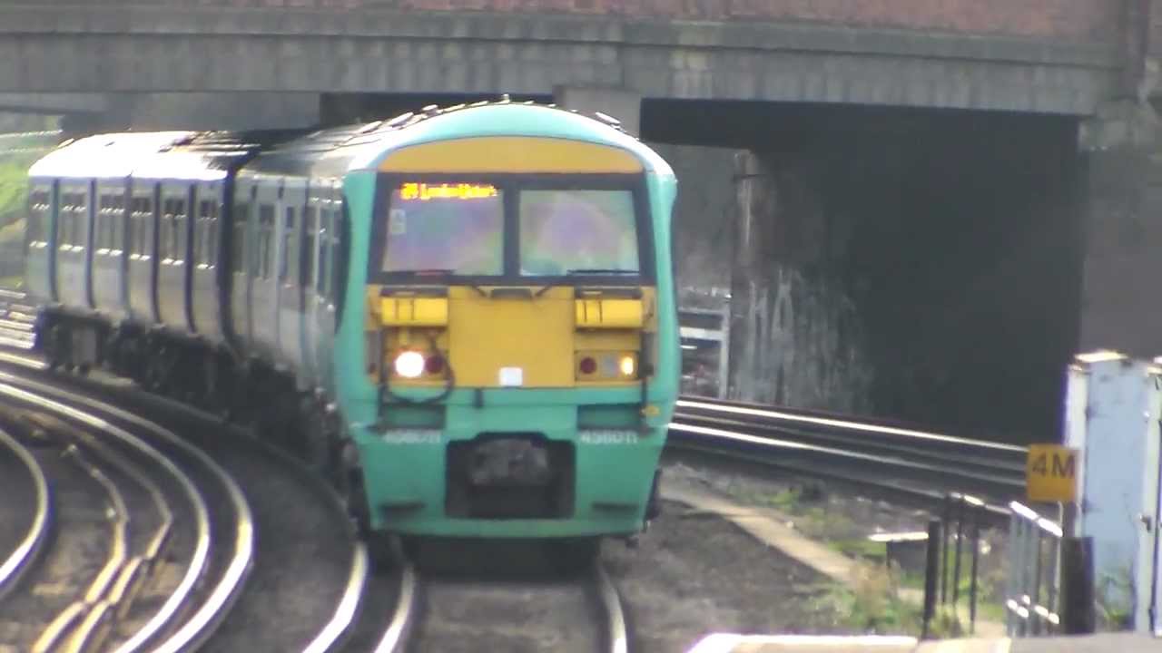 Class 456 456011 at Clapham Junction - YouTube
