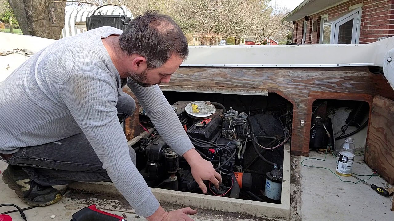 3.7 mercruiser first fire - YouTube