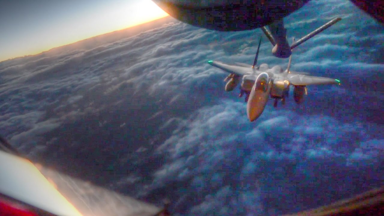 F-15E Aerial Refueling by Tanker Aircraft - YouTube