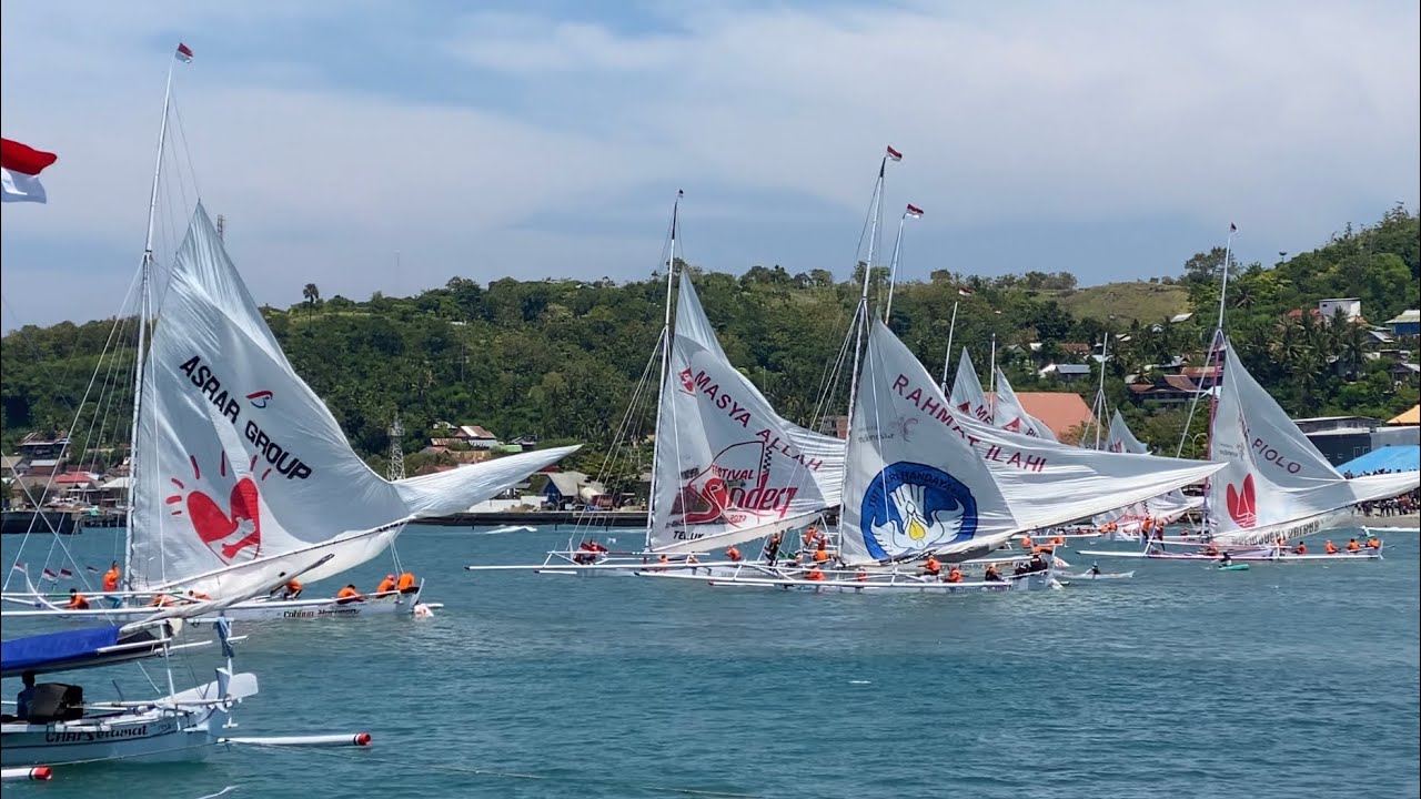 Start Group B Lomba Segitiga Majene Festival Sandeq Teluk Mandar - YouTube