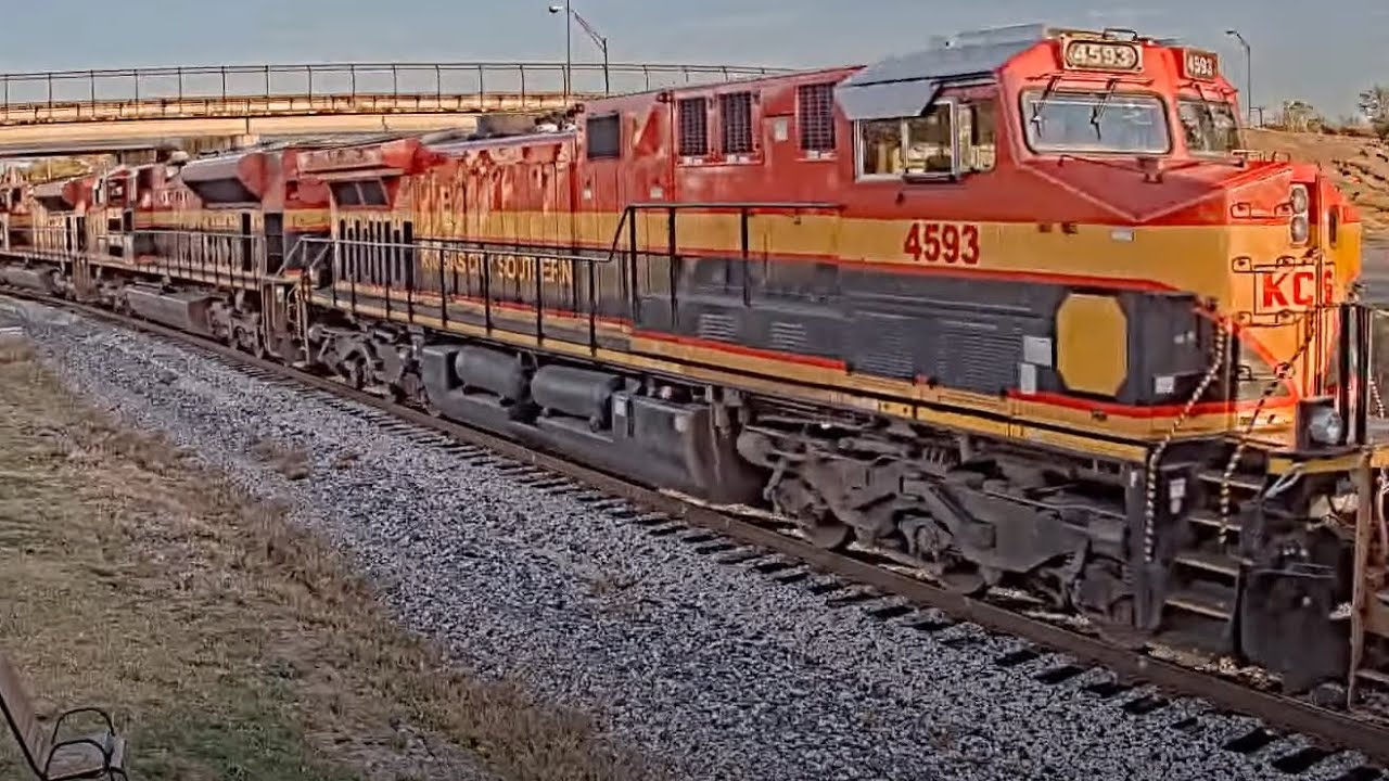 KCS DASH 7 Engine Train with KCS Gray Ghost Nov 14 2021 - YouTube