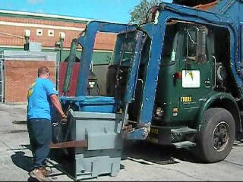 AUTOCAR FRONT LOADER ON COMMERCIAL RECYCLING ROUTE - YouTube