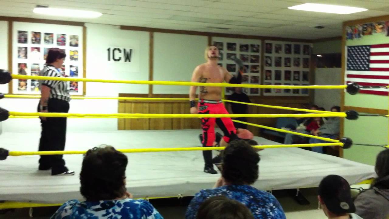 1CW / Irish Airbourne Dave Crist vs Diehard Tom McClane - YouTube