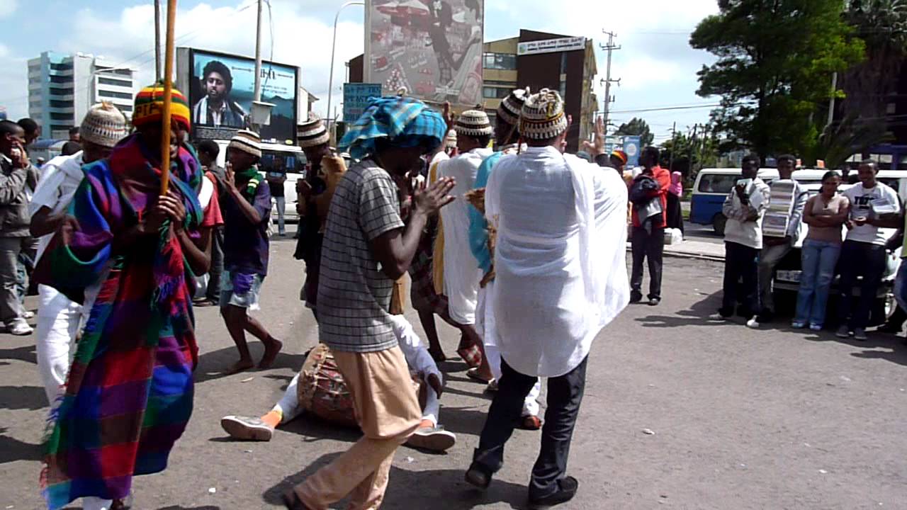 Fiesta de Buhe, en Bole (Addis Abeba) - YouTube