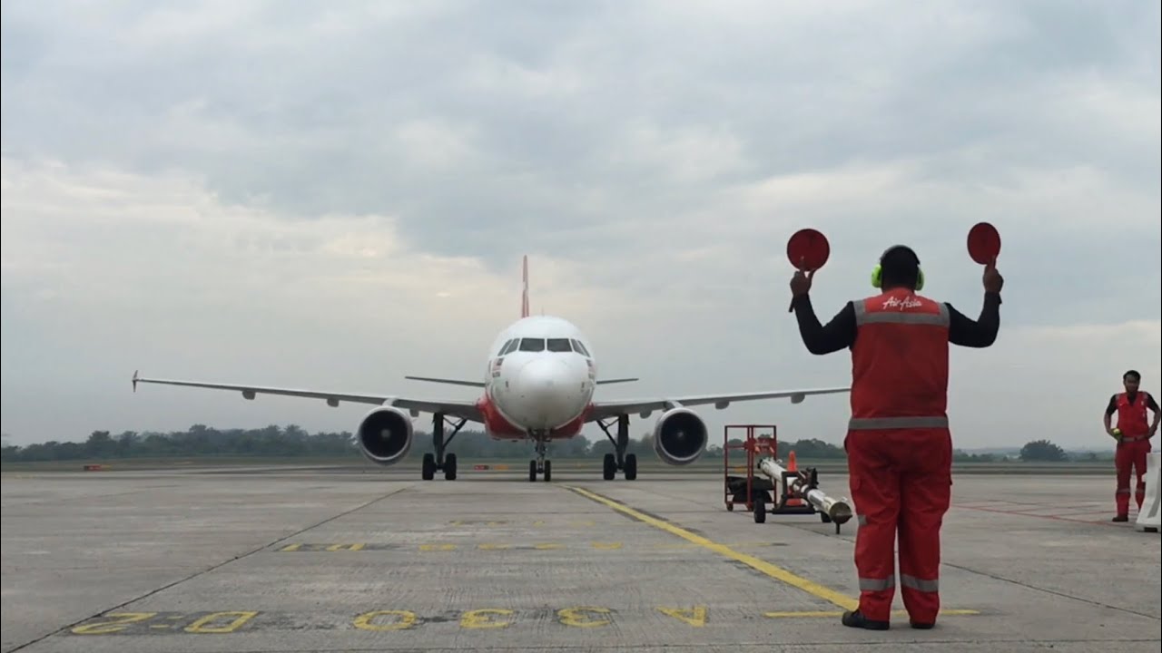 [RAMP DAILY] AIRASIA AIRBUS 320 214/216 CEO DEPARTURE TO KOTA KINABALU ...