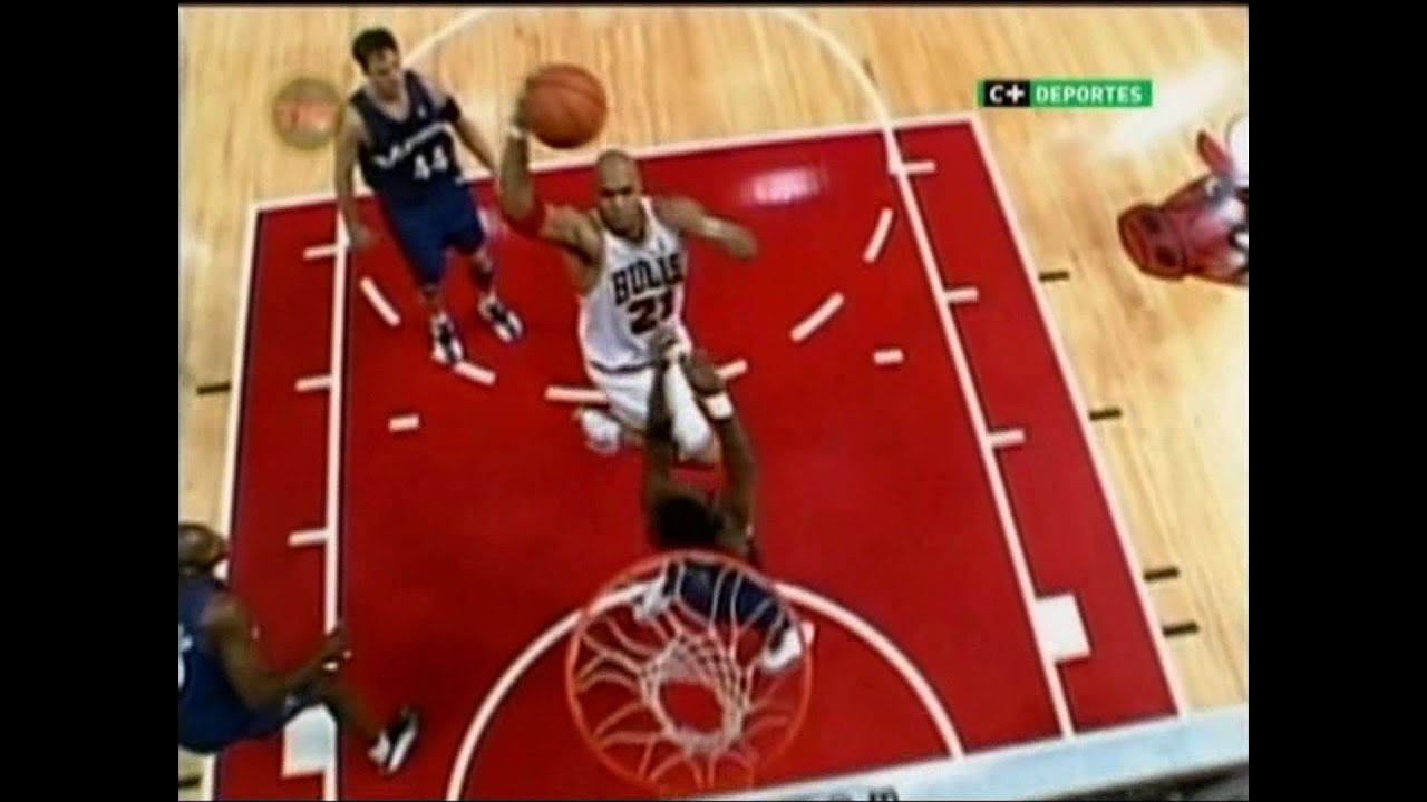 Marcus Fizer Drives Past Laettner and Posterizes Larry Hughes (2003 ...