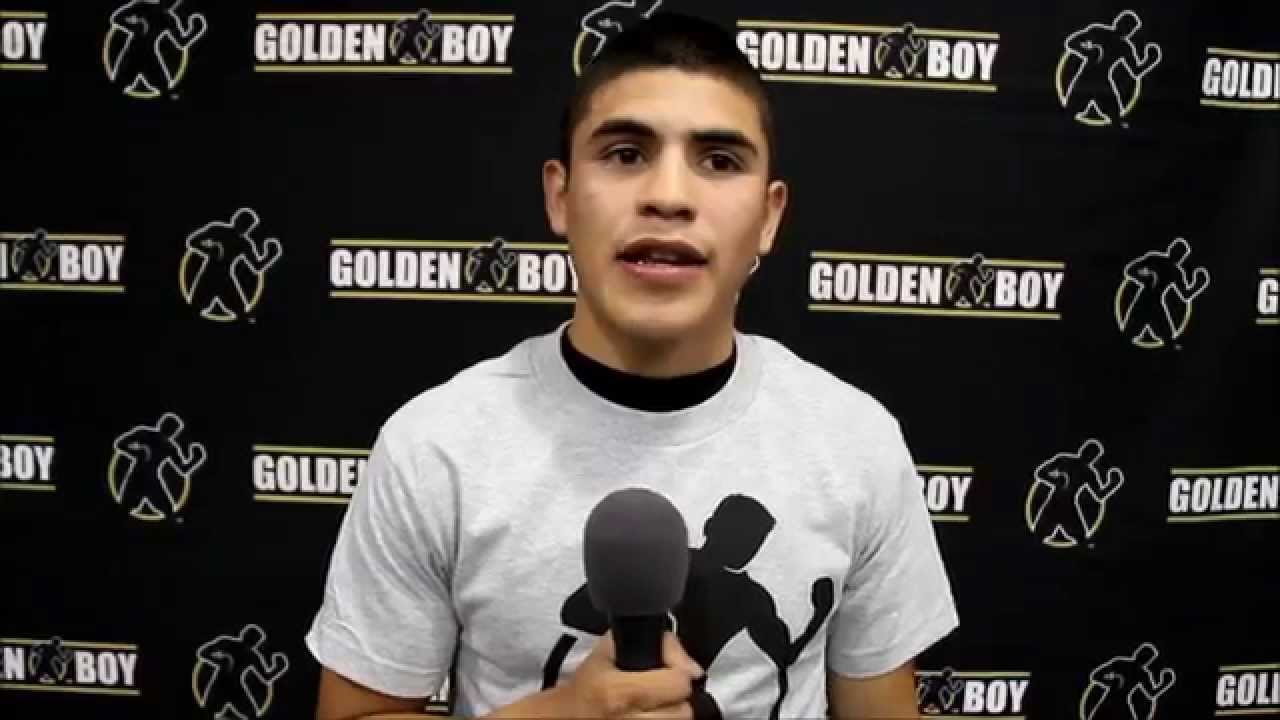Peleadores de Golden Boy Promotions ayudan a la comunidad - YouTube