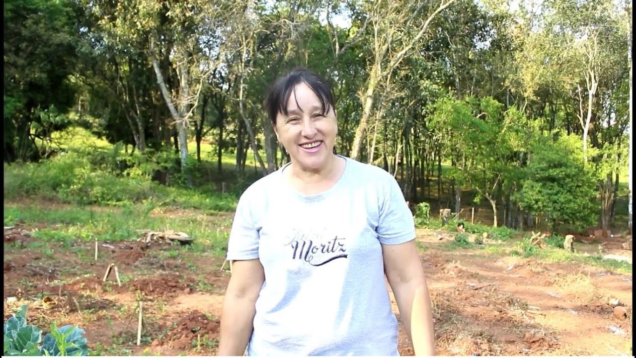 PLANTANDO AIPIM NA LUA KKK - YouTube