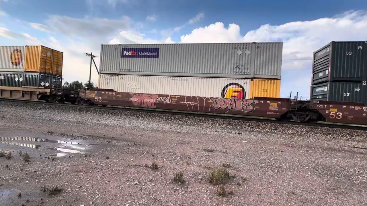 BNSF #3829 Lead’s The SB B-DENSBD4-18A Through Fontaine Crossing 7/18/2024. - YouTube
