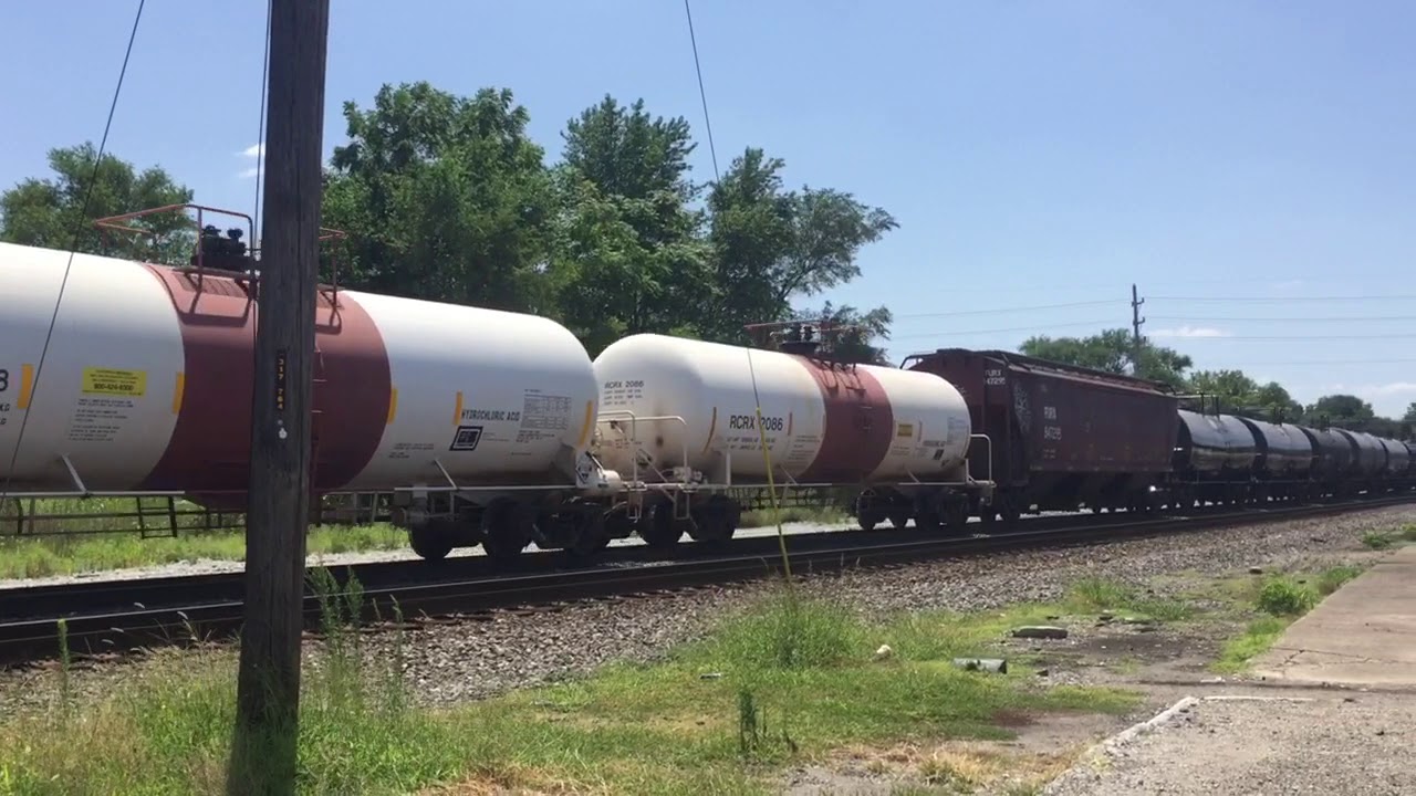 Decatur & Eastern Illinois Freight Train - YouTube