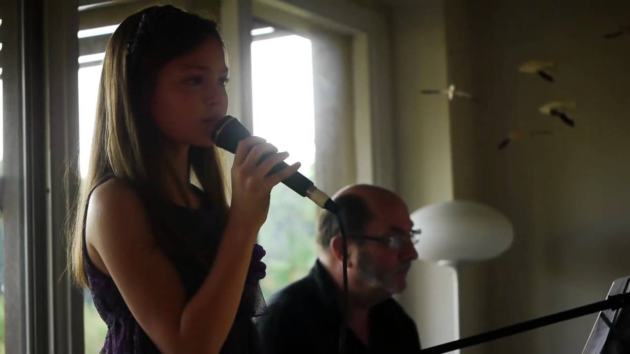 Daisy Stuart - Happiness [cover] - YouTube