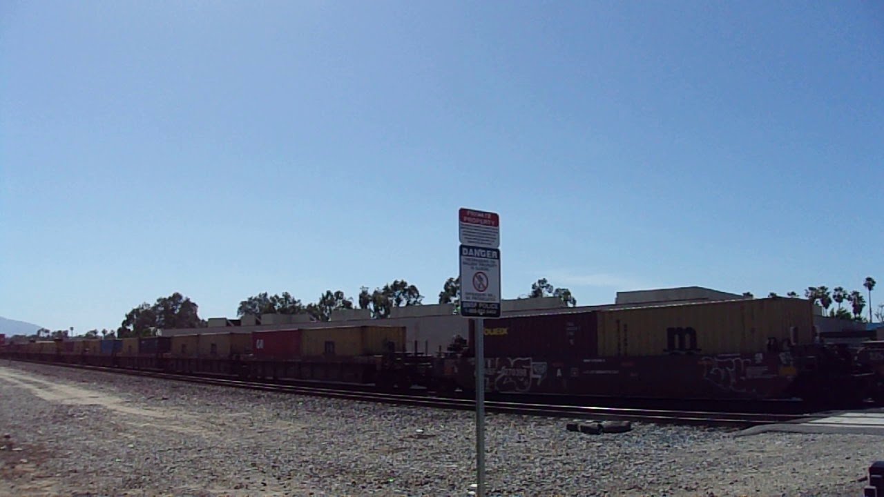 BNSF 8010 Eastbound Single/Double Stack Intermodal Train (W/ DPU'S ...