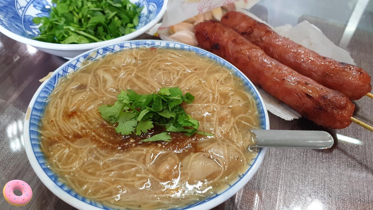 Amazing Taiwan Sausage&Tripe noodles - Taiwan Taipei street food - YouTube