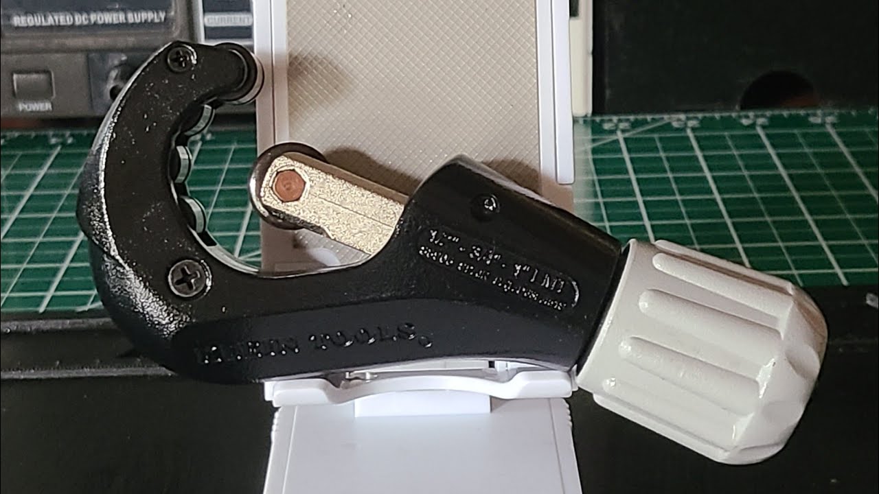 KLEIN TOOLS Conduit Scoring Tool Model 88906 - YouTube