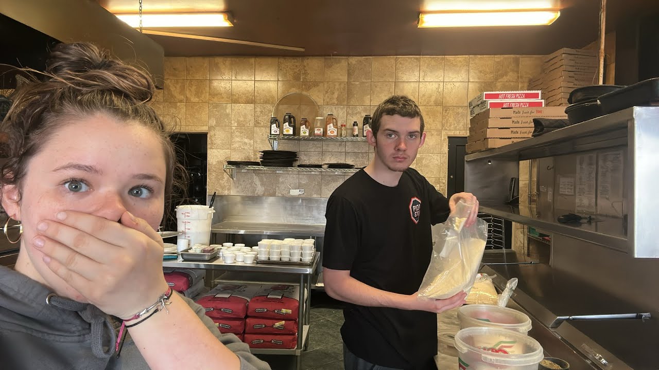 Preston Pizza Stop is live! Day Before Thanksgiving😬 - YouTube