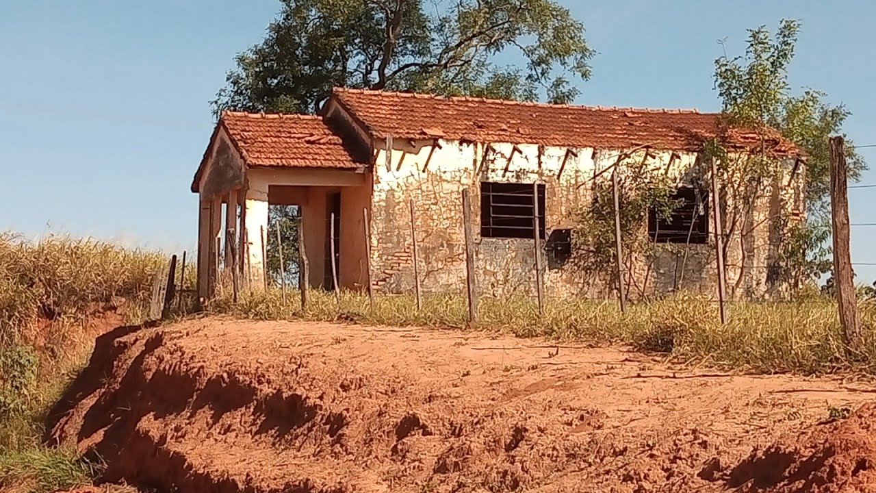 Chovia Muito Naquele Dia e o Filho não Chegava, a Mãe Sai Atrás e o ...