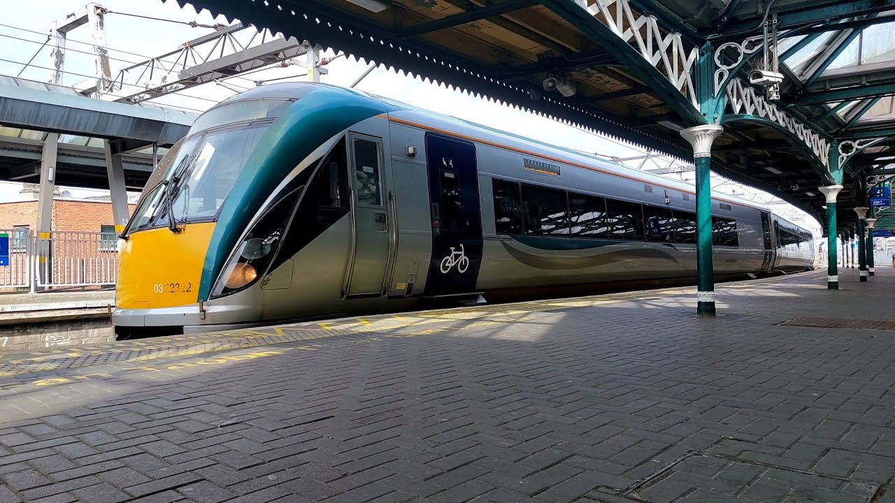 Class 22000 Arriving At Platform 5 | Connolly Station - YouTube