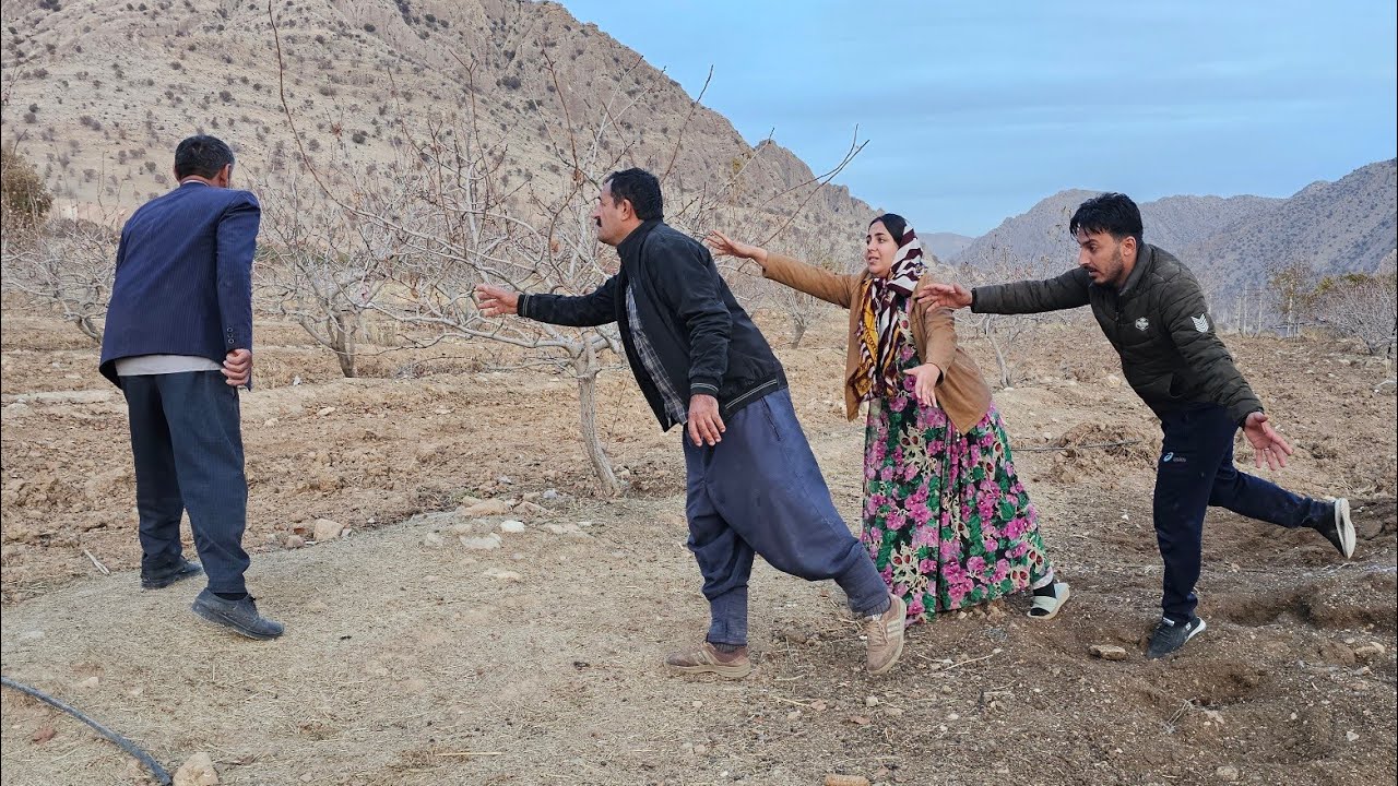 Fathers' War: Mujtaba and Zeinab's Fathers' Battle for Tradition - YouTube