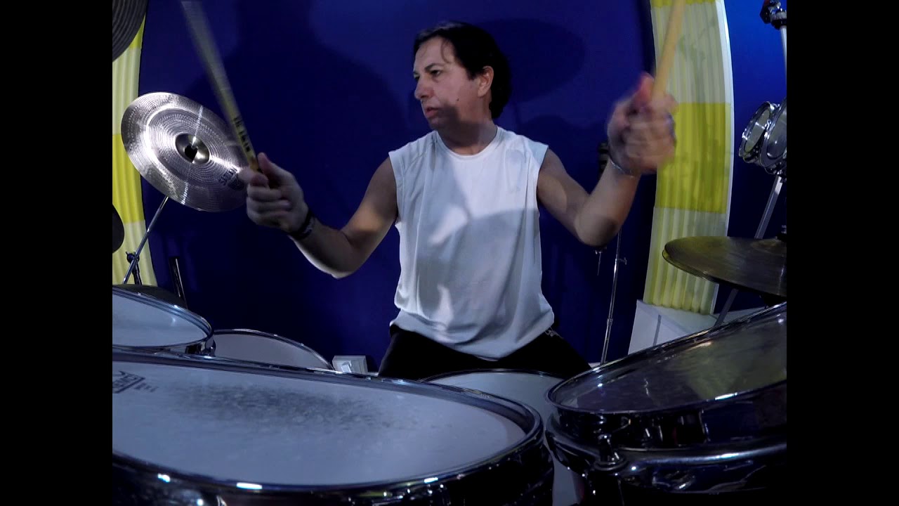 Joe Torelli plays METROPOLIS cover from Dream Theater album - YouTube