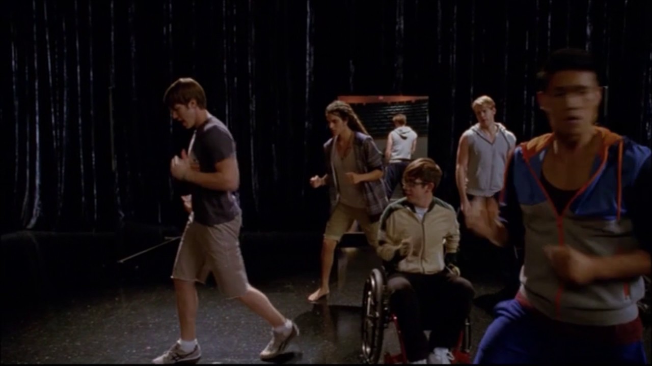 Glee - Mike teaches the New Directions boys how to dance 4x08 - YouTube