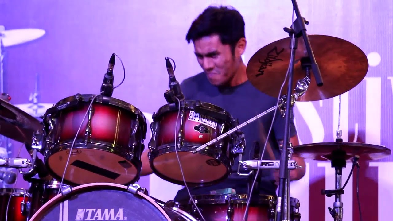 Caravan - Jaming purwacaraka & Sandy Winarta - YouTube