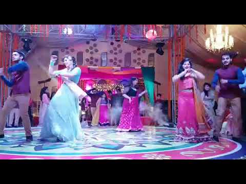Nach Dene Sare Group Dance | Best Mehndi Dances | - YouTube