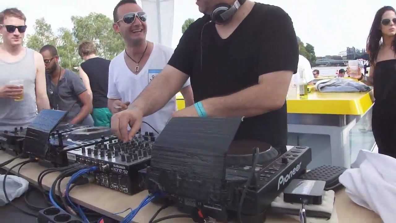 Pascal FEOS @ Beats'n Boats Berlin 2011 - YouTube