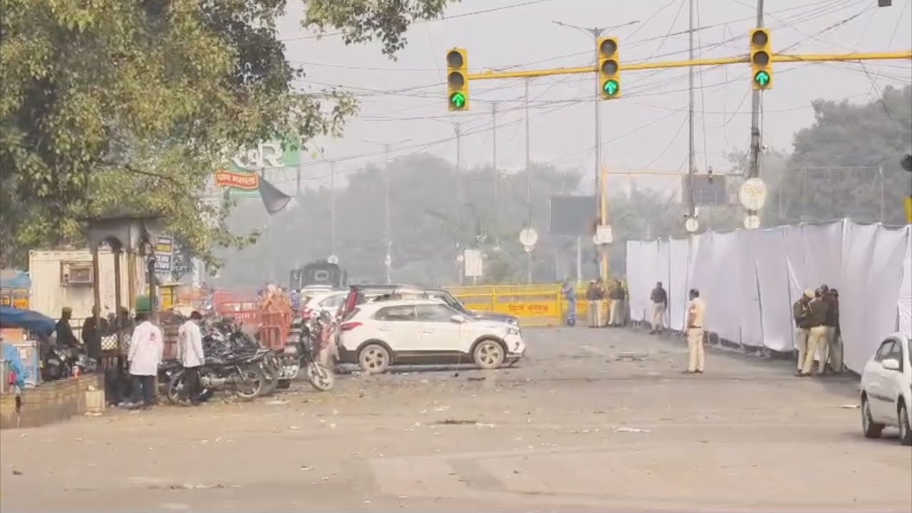Exclusive Stringer Dispatch: Police set up roadblocks after deadly car ...
