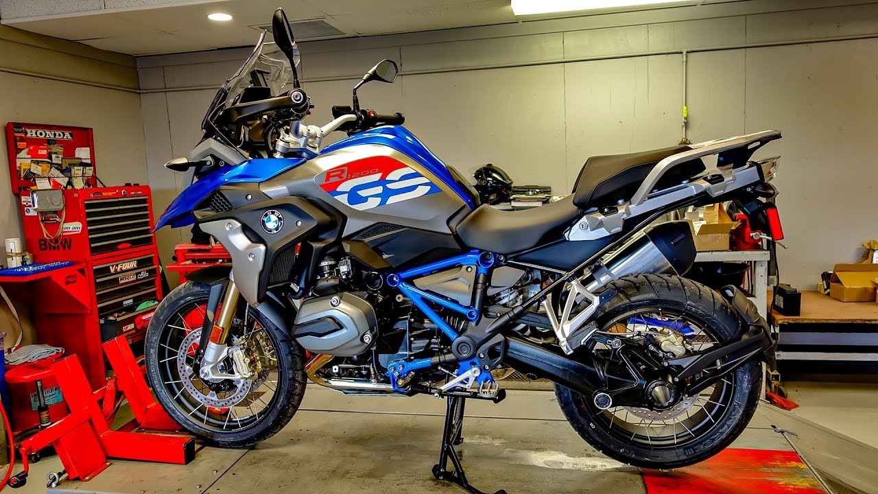 Surrounded by BMW’s!! • Spyder Project Reveal..! | TheSmoaks Vlog_841 ...