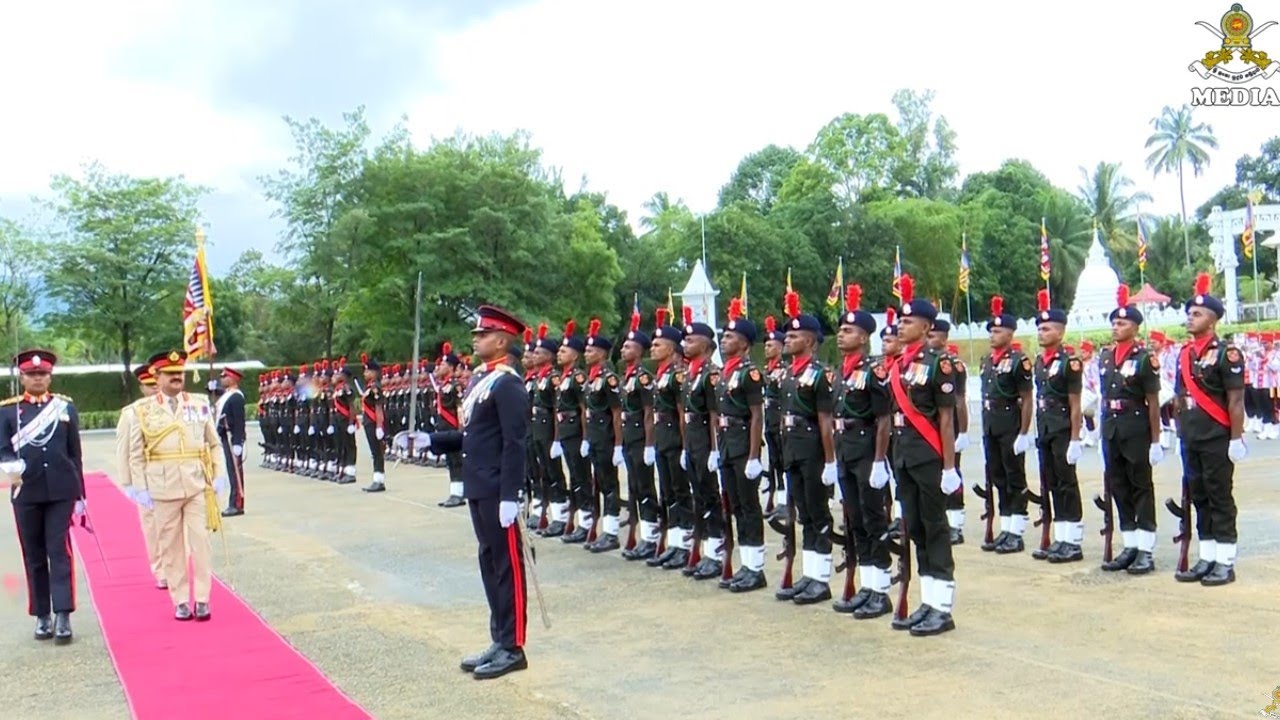 Army Chief Visits the Regimental Headquarters of the Gemunu Watch - YouTube